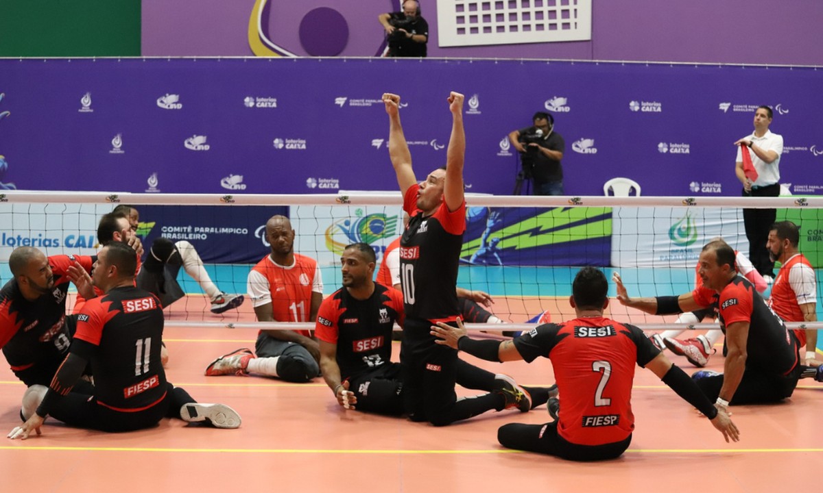 Time masculino do Sesi de Suzano é pentacampeão brasileiro de vôlei ...