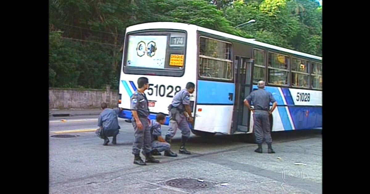 G1 - Sequestro do ônibus 174 faz 15 anos; testemunhas relembram drama ...