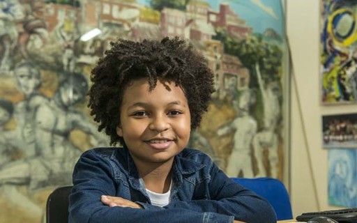 Ator mirim, sucesso em 'Além do Horizonte', visita espaço Criança ...