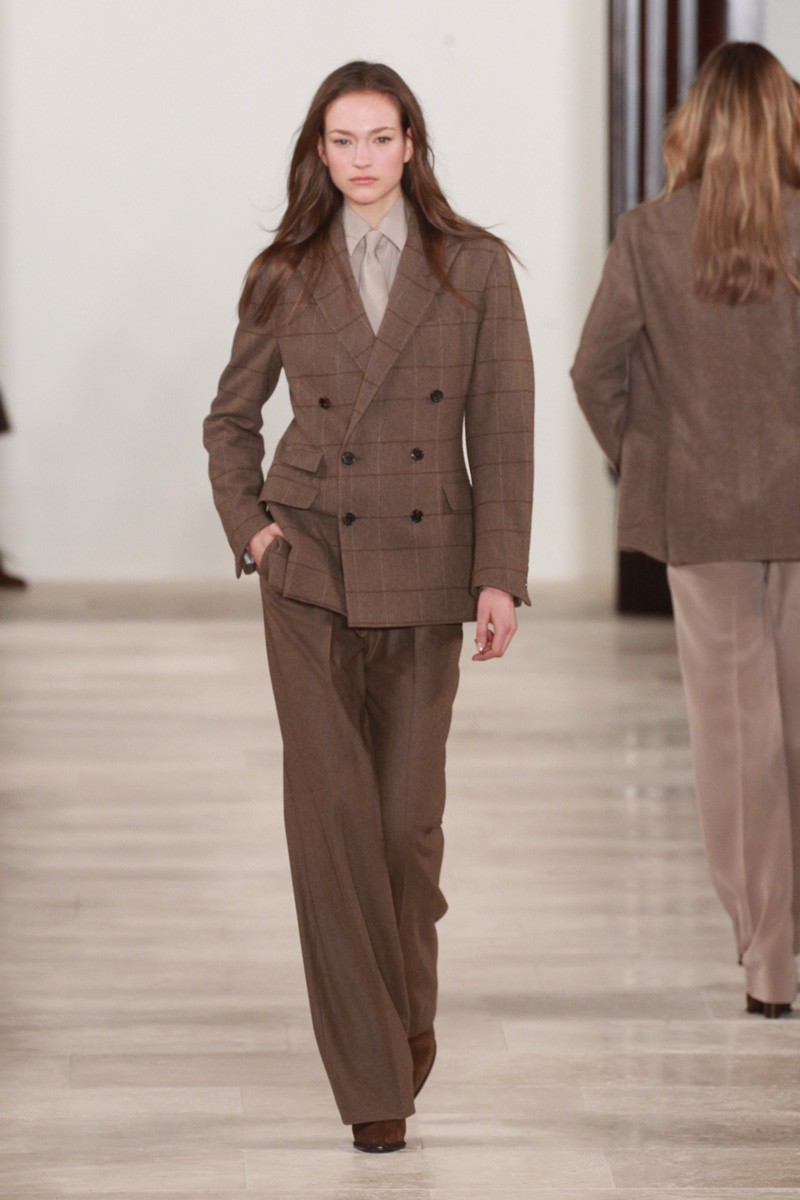 Ralph Lauren divide seu inverno entre roupas casuais e de festa ...