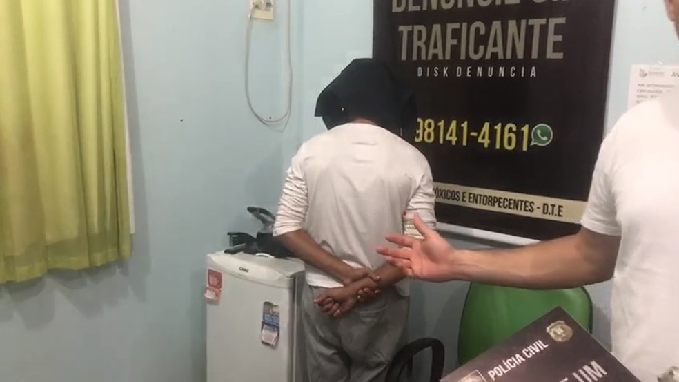Polícia apreende quase um quilo de skank escondido em caixa de sapato ...