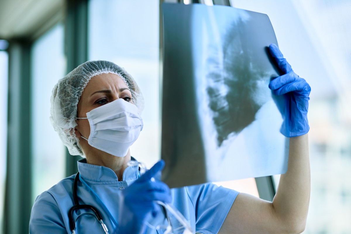 Pneumonia: as 5 complicações da doença que podem levar à morte ...