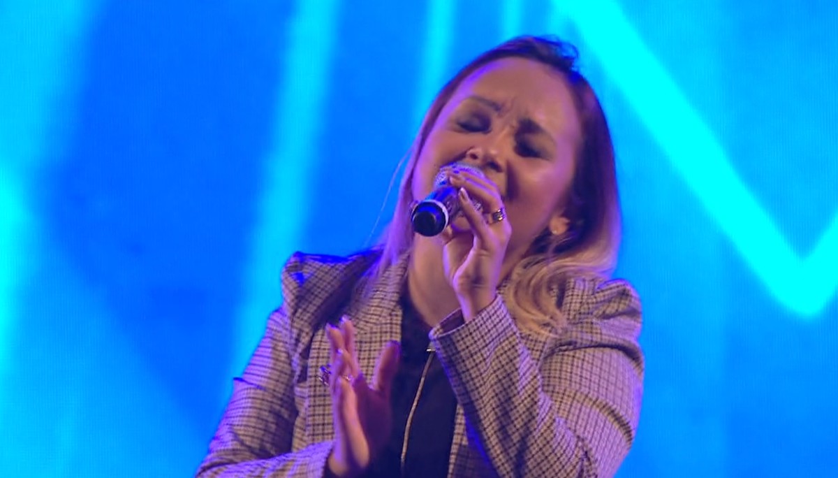 Bruna Karla canta 'Deixar a lágrima rolar' com muito louvor no ...