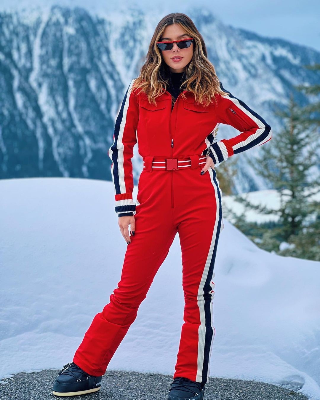 Giovanna Lancellotti aposta no vermelho para primeiro dia de desfiles ...