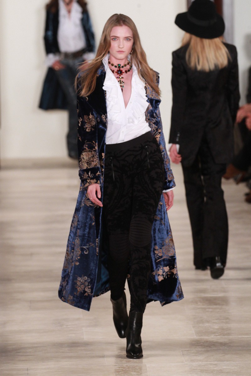 Ralph Lauren divide seu inverno entre roupas casuais e de festa ...