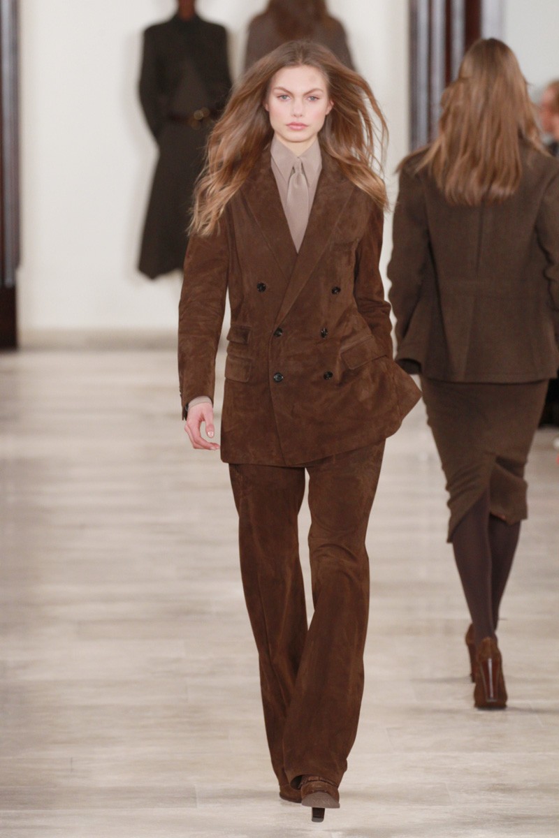 Ralph Lauren divide seu inverno entre roupas casuais e de festa ...