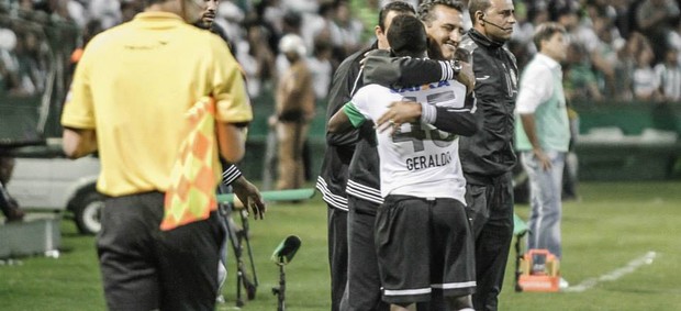 Chamusca fica satisfeito ao ver reflexo do treinamento na goleada do ...