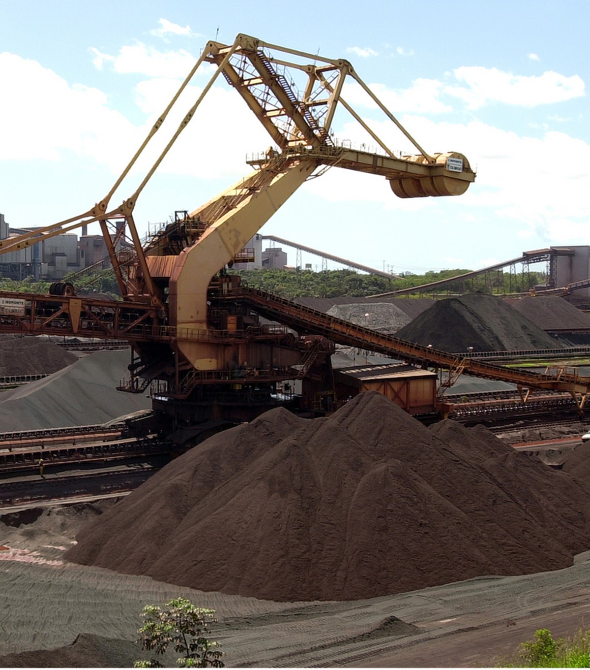 Vale estima produção de minério de até 355 milhões de toneladas em 2020 ...