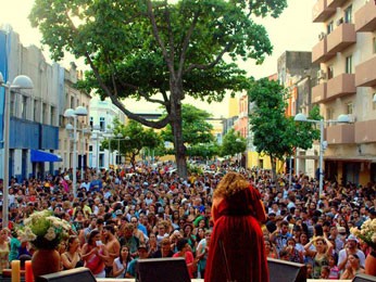 G1 - Clube do Samba do Recife faz edição especial na Rua da Moeda ...