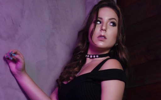De body, ex-BBB Cacau posa sensual e conquista elogios - Quem | QUEM News