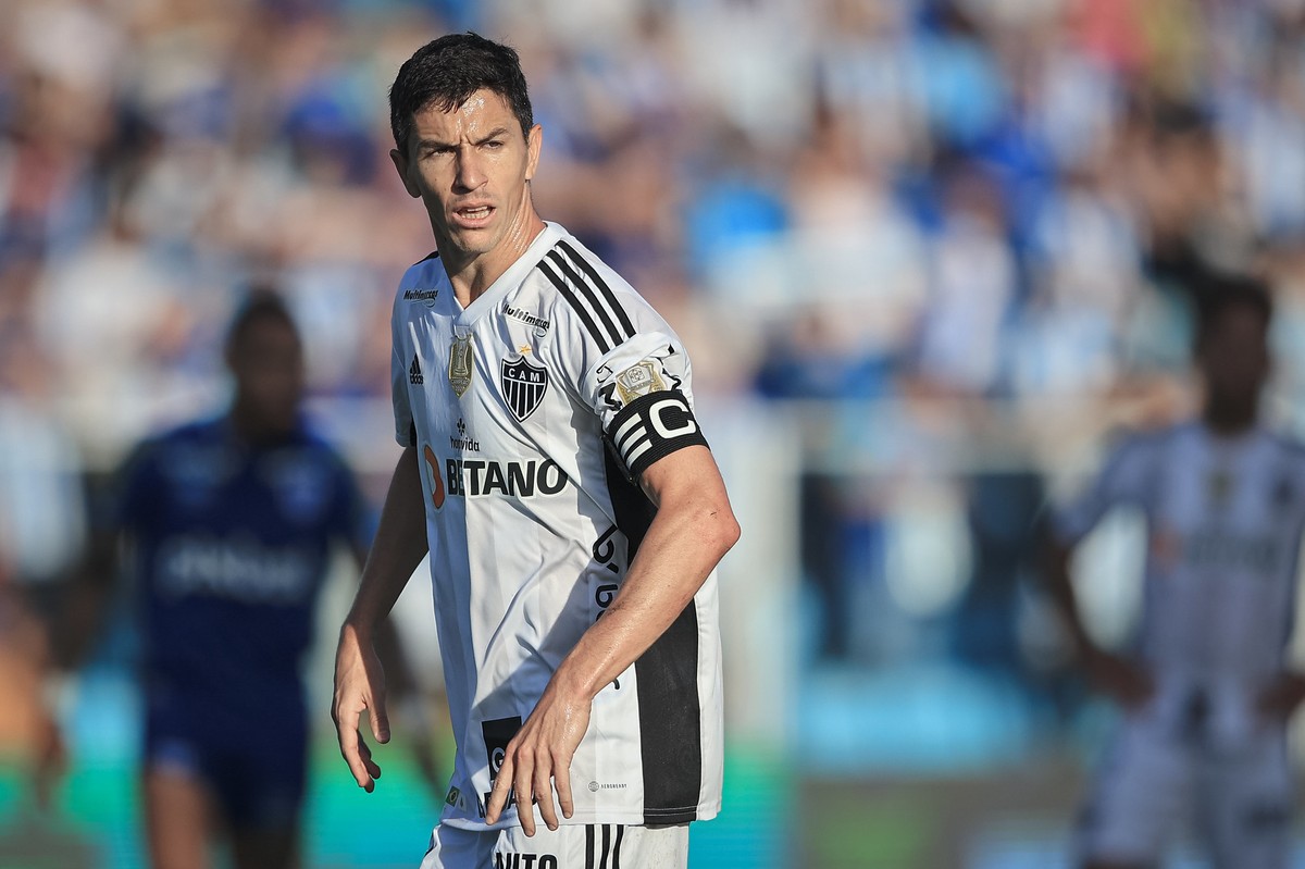 Nacho volta ao Atlético-MG após viagem para jogo festivo na Argentina ...