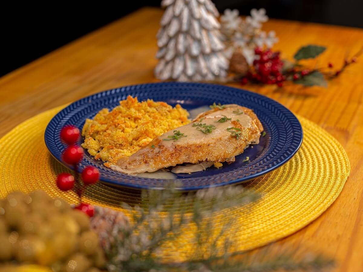 Peru com molho de vinho e cebola | Receitas Sadia | Receitas