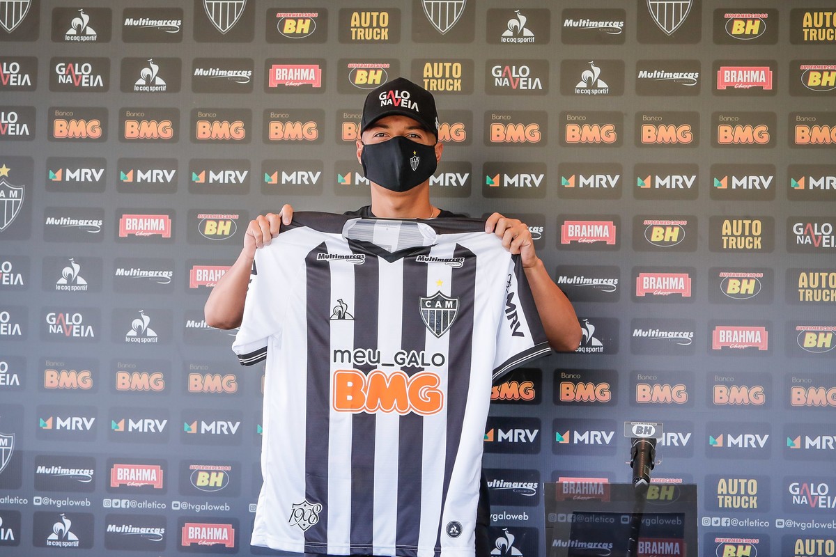Apreço pelo jogo ofensivo e bom passe: Alan Franco se apresenta ao ...