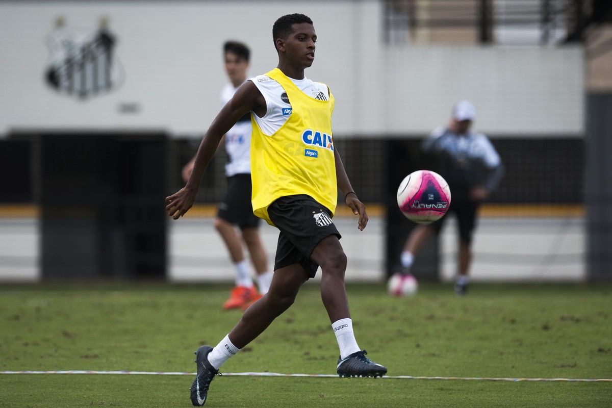 Joia da base, Rodrygo comemora rápida adaptação no profissional do ...