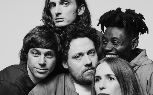 Metronomy volta ao Brasil em show que revisita o legado da banda - GQ ...