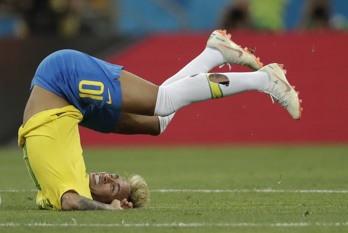 Meia rasgada de Neymar, Coutinho voando... Brasil x Suíça em imagens ...