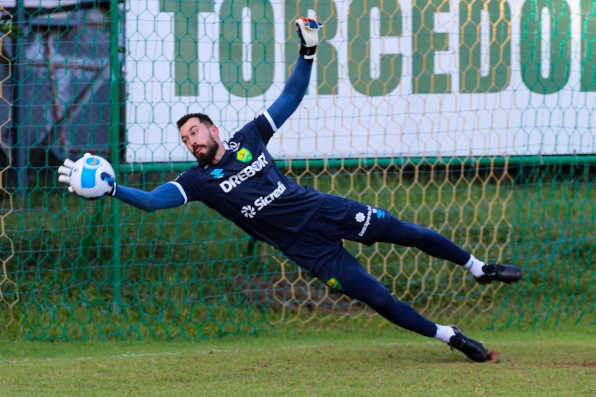Walter treina em reapresentação e reforça Cuiabá; veja time provável ...