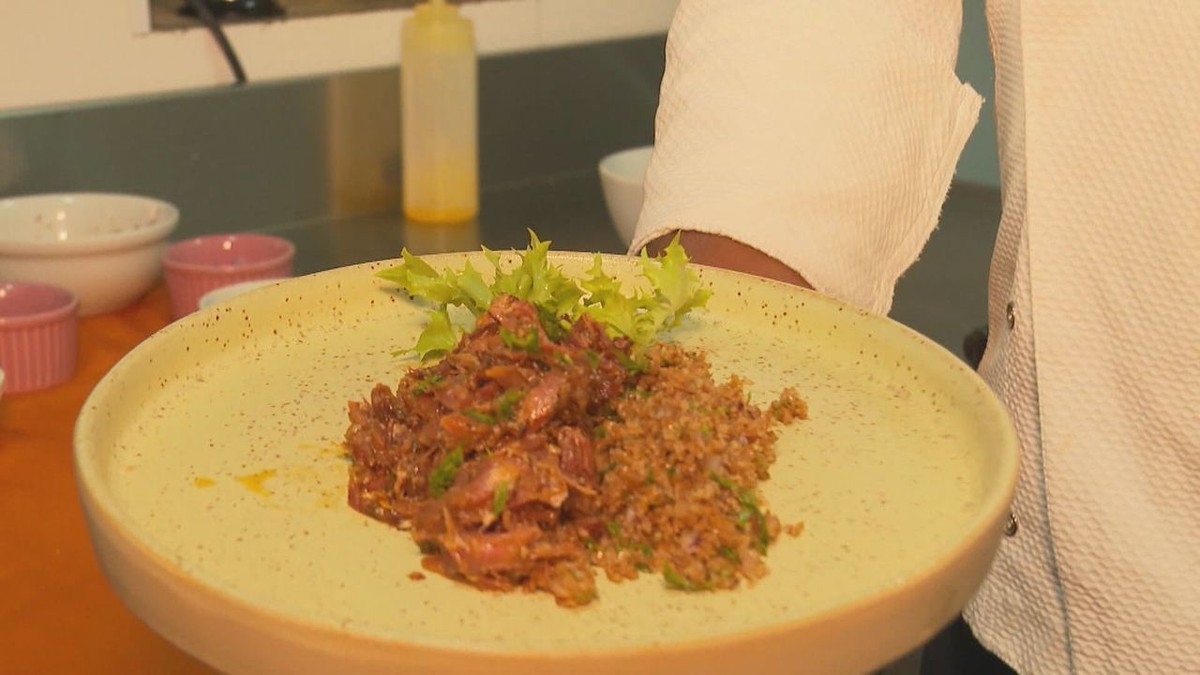 Panela de Bairro ensina receitas de lula e peixe empanado hummus com ...