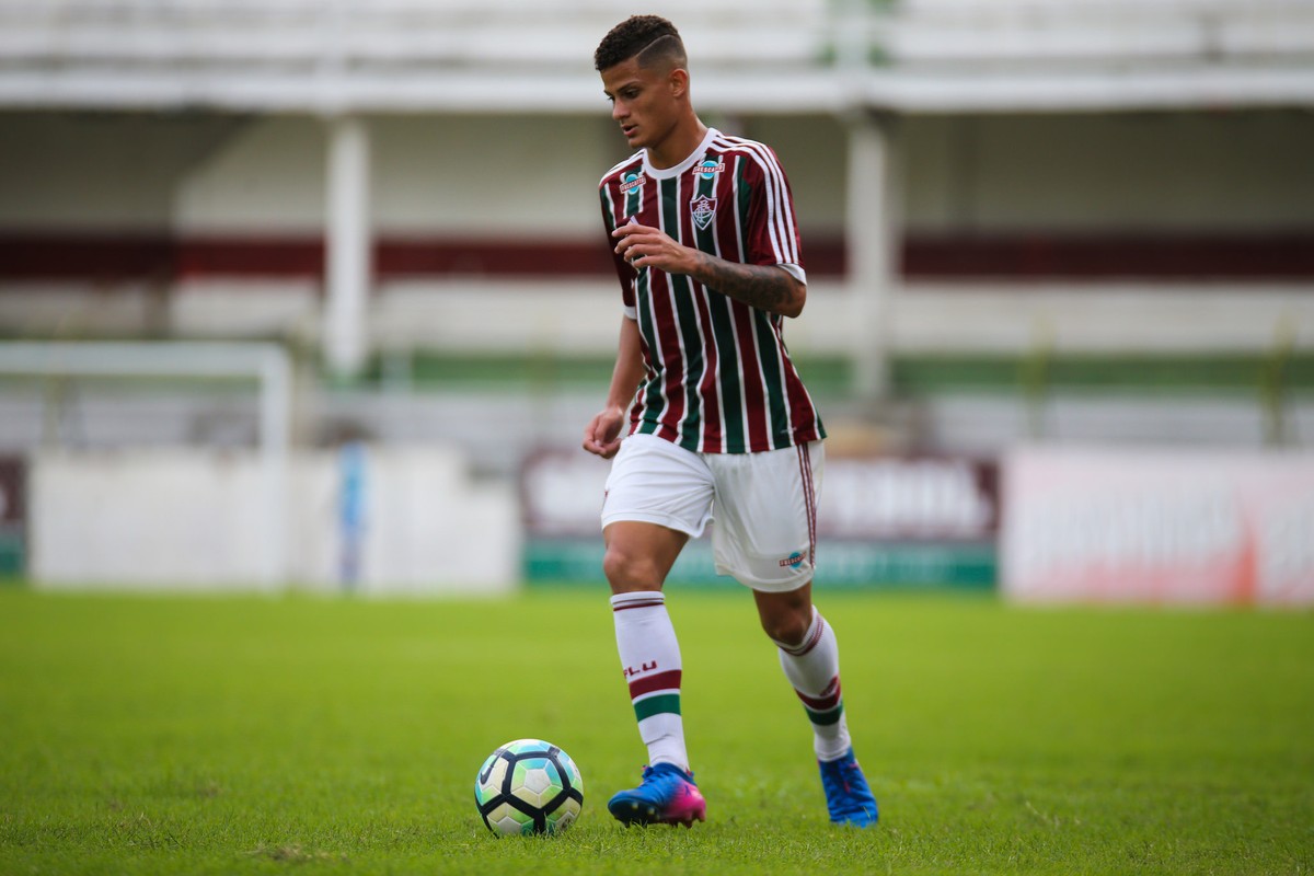 Com contrato até novembro, Mascarenhas encaminha renovação com o Flu ...