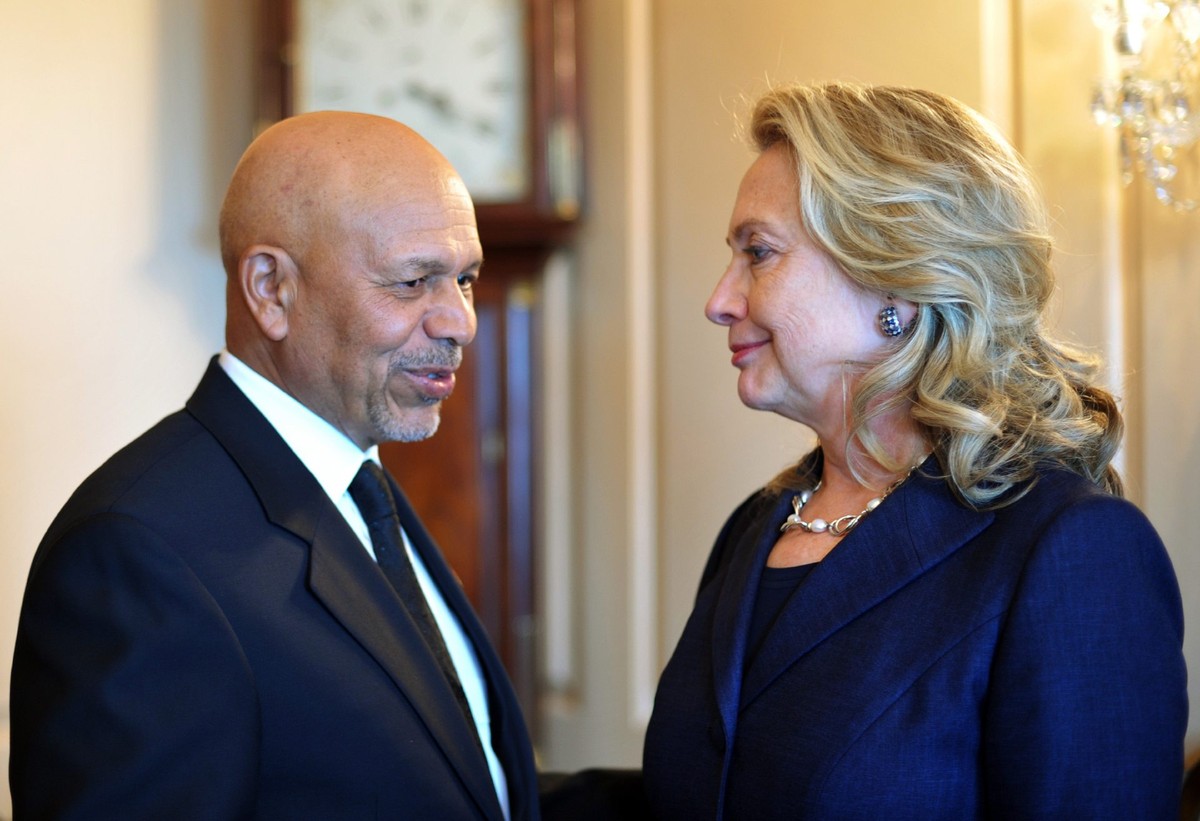 Nos EUA, Hillary condena filme que desatou protestos | Mundo | Valor ...