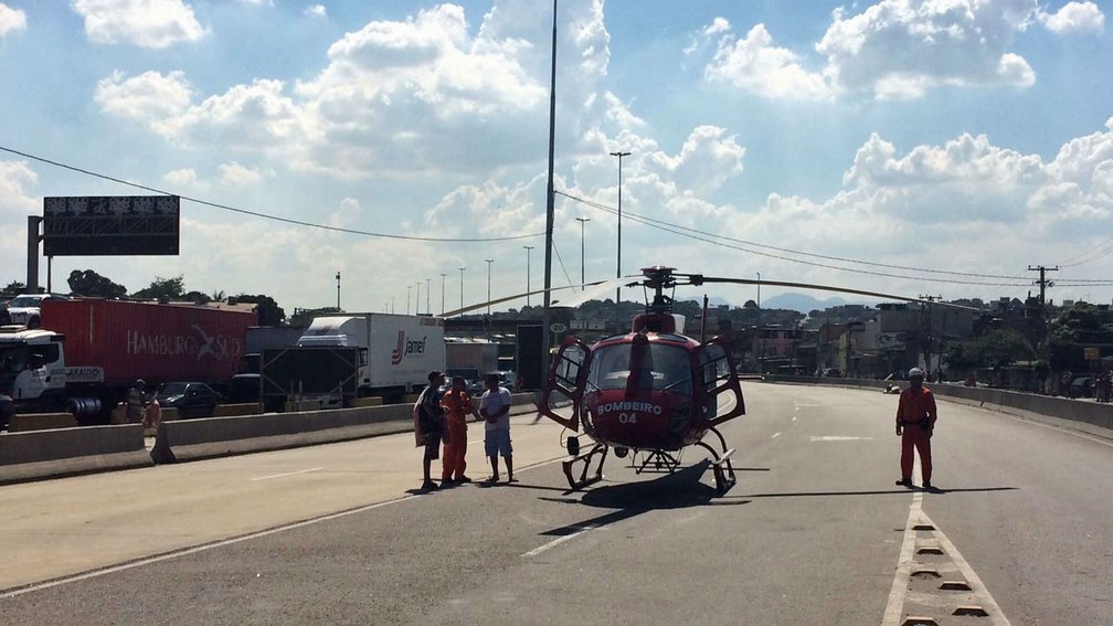 FOTOS: queda de passarela na Av. Brasil deixa 1 morto | Rio de Janeiro | G1