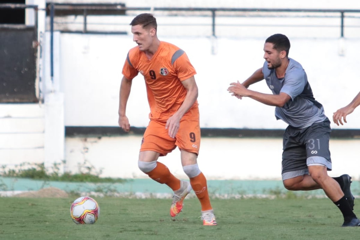 Com ataque em jejum, Martelotte integra ao elenco do Santa Cruz ...