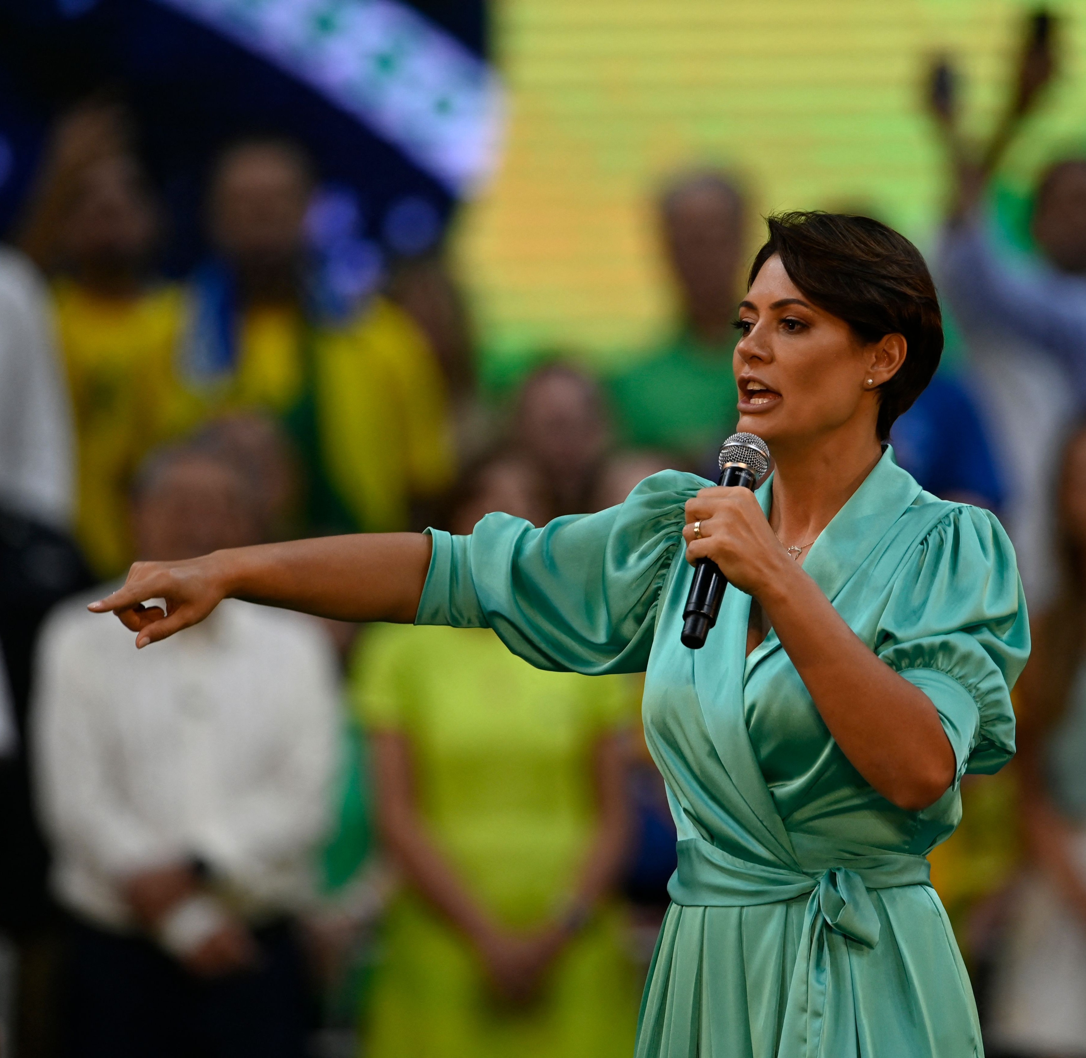 Bancada da Michelle: 'trunfo' de Bolsonaro, primeira-dama usa fama nas ...