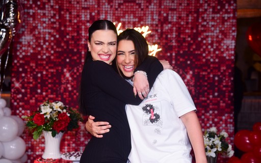 Youtuber Bibi Tatto completa 22 anos e faz festa com presença de ...