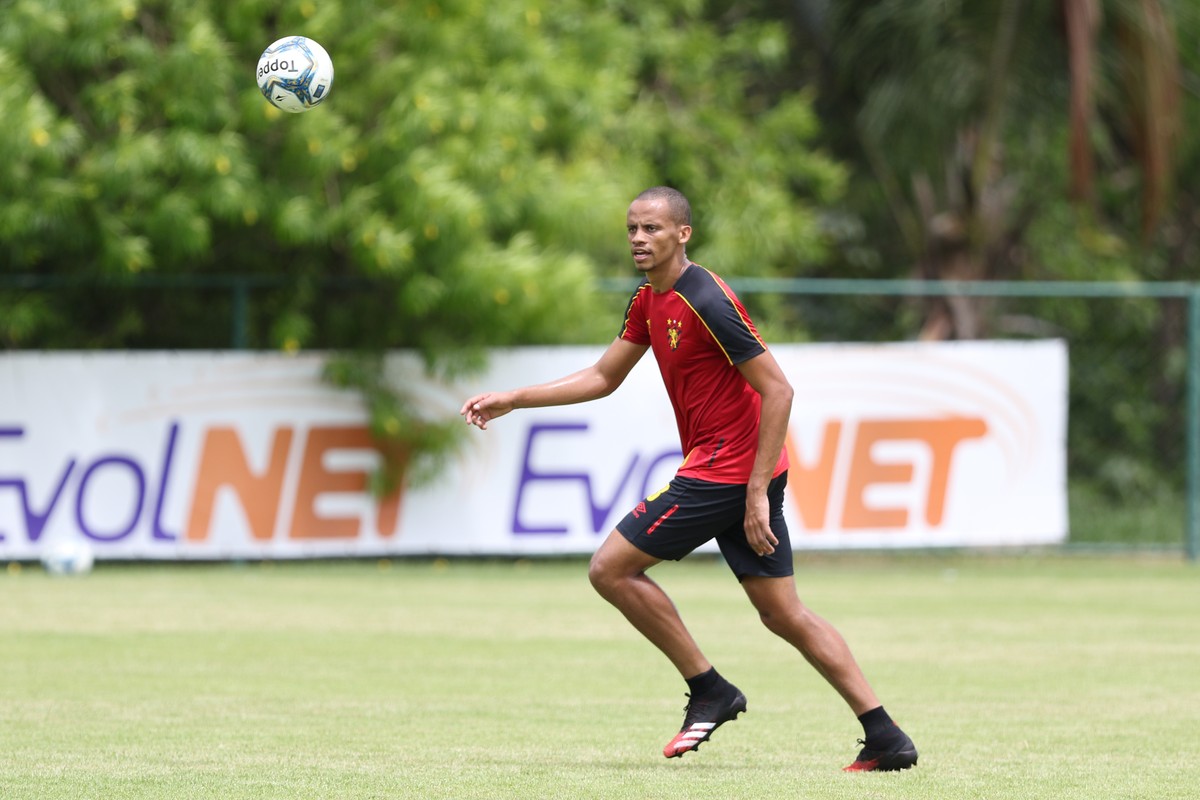 Não é só Rithely... Sport tenta negociar Cleberson e mais atletas até ...