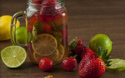 Gostinho brasileiro: drink Jurema leva cachaça, cerveja e abacaxi ...
