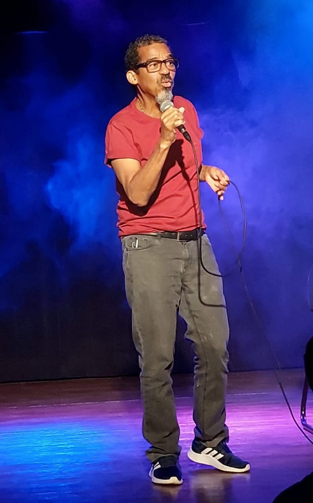 Stand up 'Wilson Comedy Convida' acontece 1/4, no Cine Teatro Lauro de ...