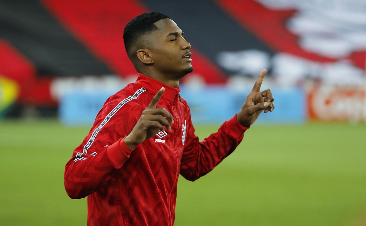 Athletico acerta a venda do lateral-esquerdo Abner para o Betis; veja ...