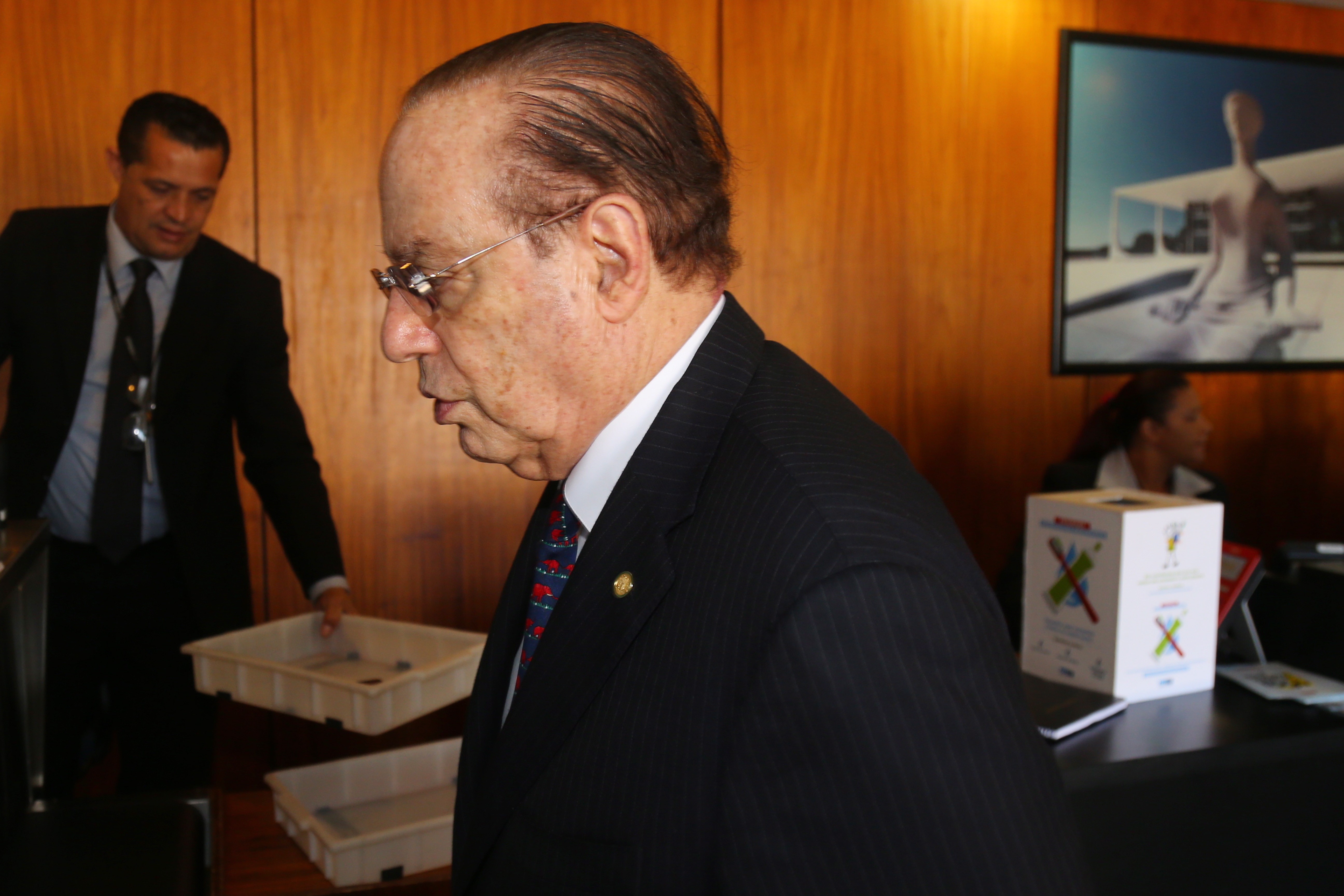 No dia em que fez graça com a lista de Janot, Paulo Maluf caiu na ...