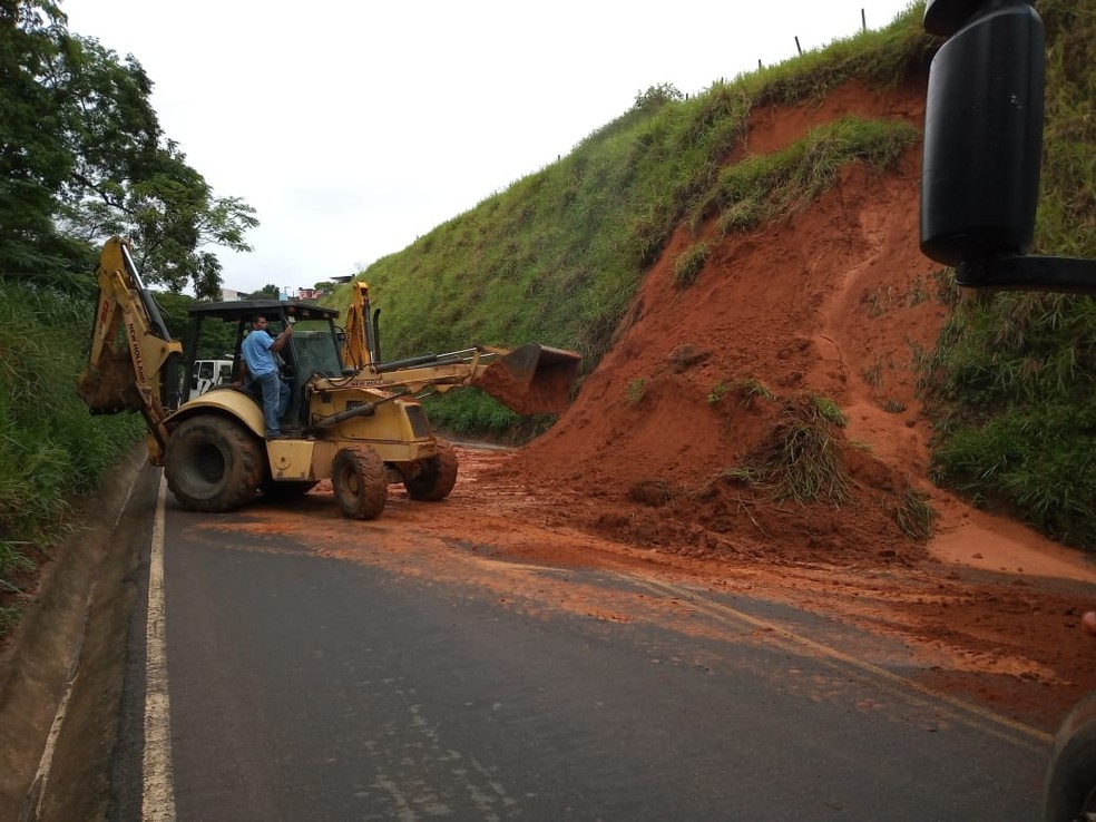 Forte chuva causa alagamentos e deslizamentos em Muriaé | Zona da Mata | G1