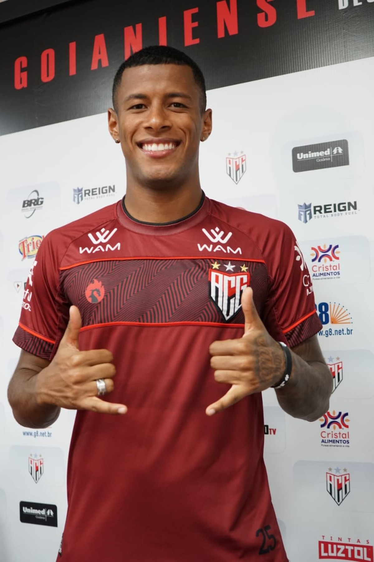 Arthur Gomes é apresentado e destaca forte concorrência no ataque do ...