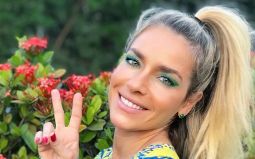 Monique Alfradique arrasa no look para torcer pela Seleção - Quem ...