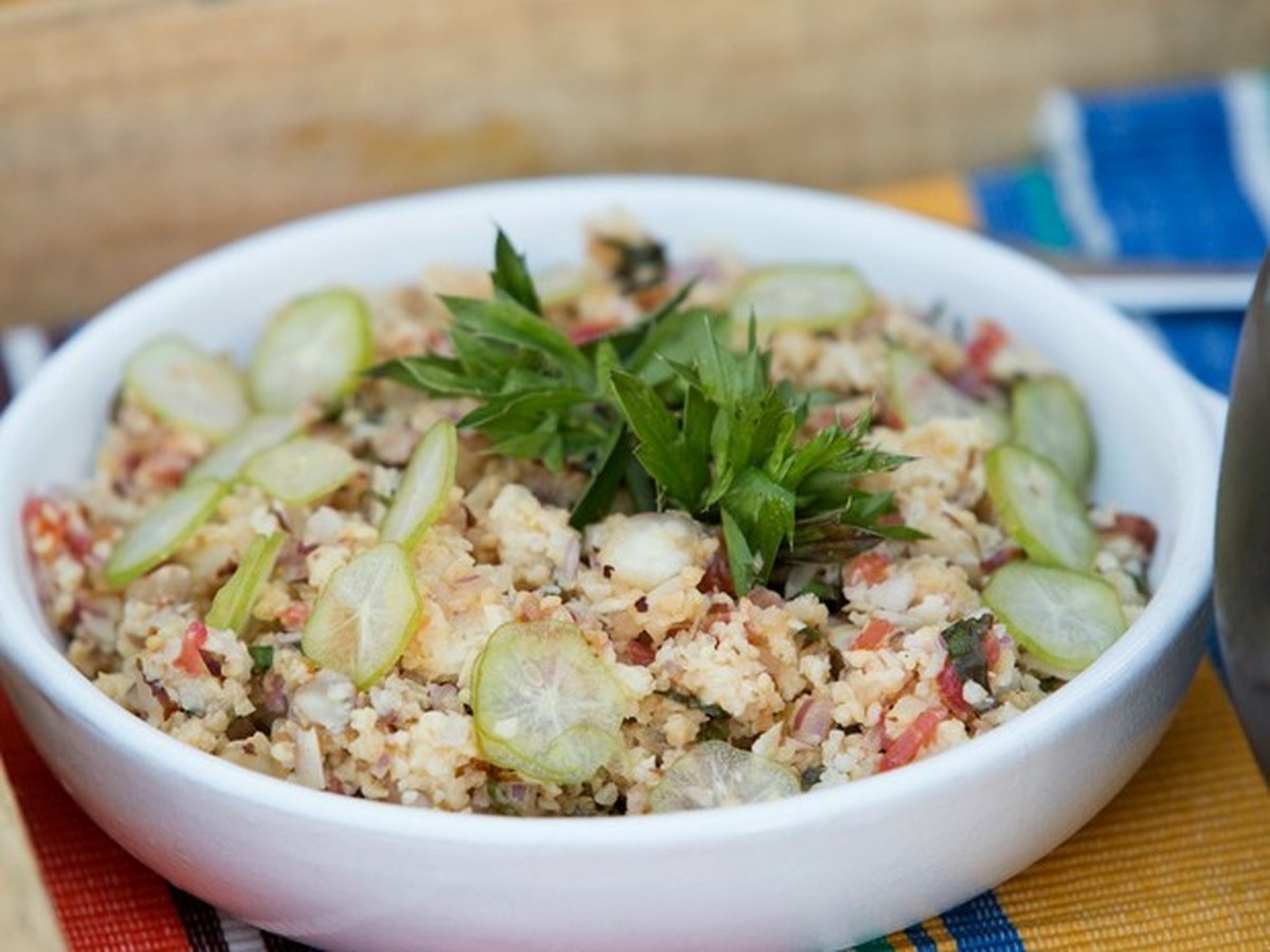 Salada de tabule com castanhas e ervas | Bela Cozinha | Receitas
