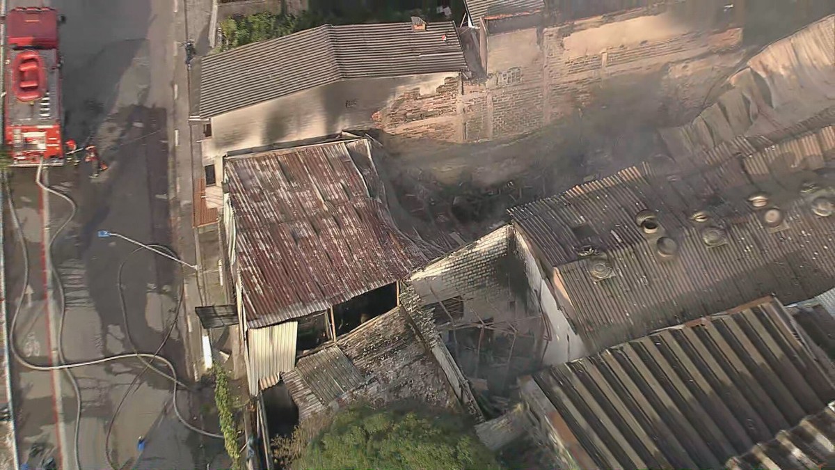 Incêndio atinge prédio comercial em Diadema, na Grande SP | São Paulo | G1