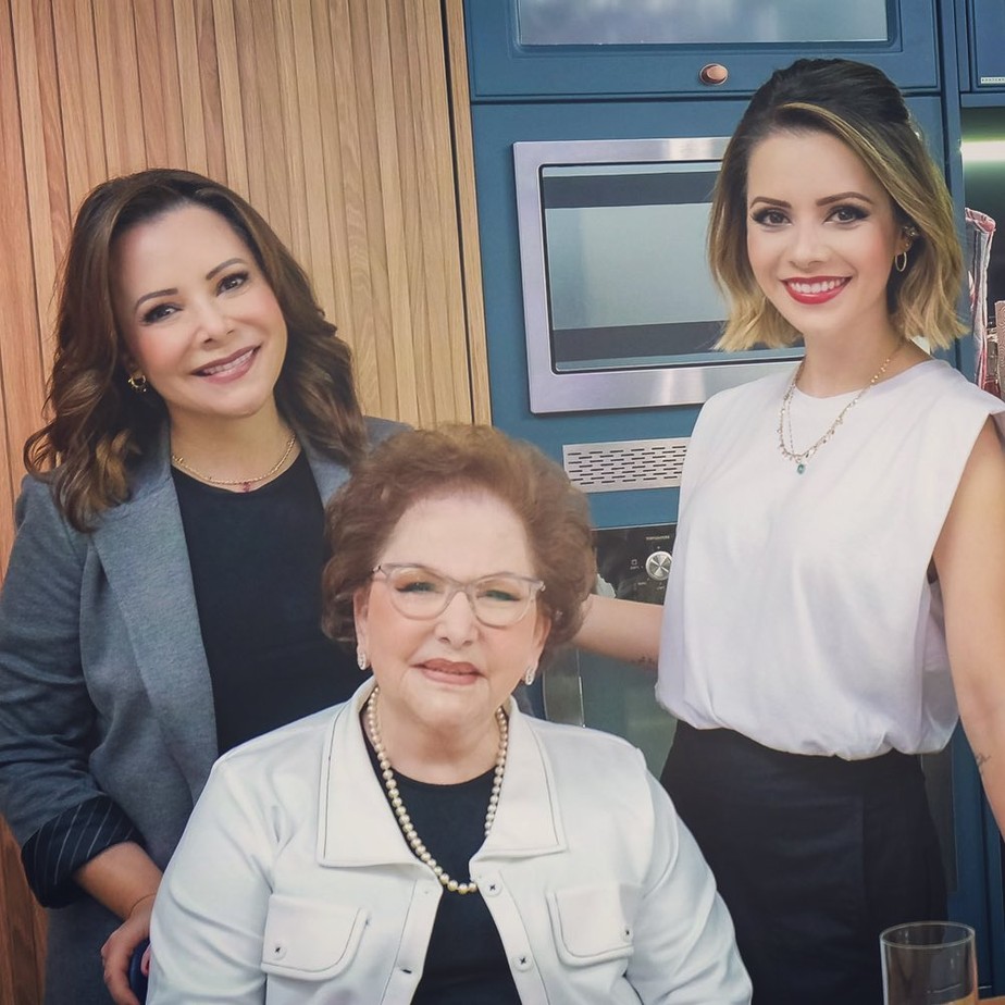 Sandy homenageia mãe e avó materna em clique raro: "Pura potência ...