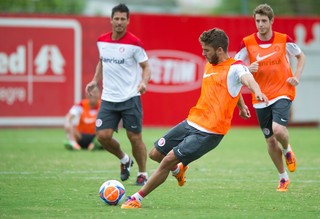 Lesão na coxa afasta Cláudio Winck dos gramados por até três semanas ...