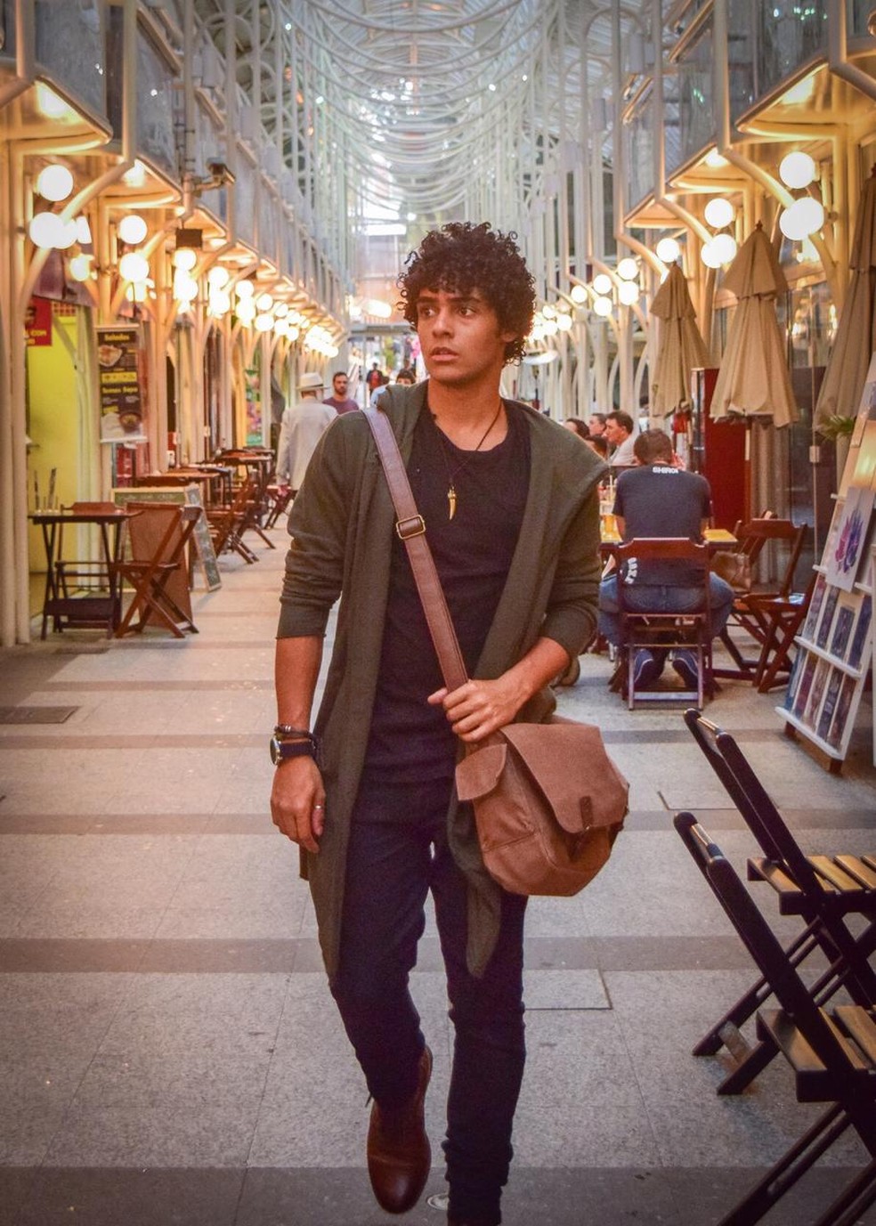 Conheça o estreante Igor Fernandez, o poeta das ruas de 'Bom Sucesso ...