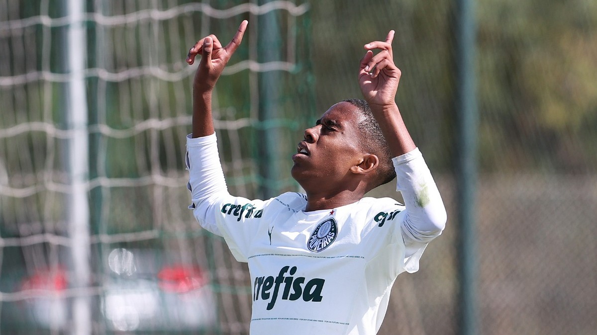 Olho nele: Estevão, ex-Messinho, faz mais três gols na base do ...