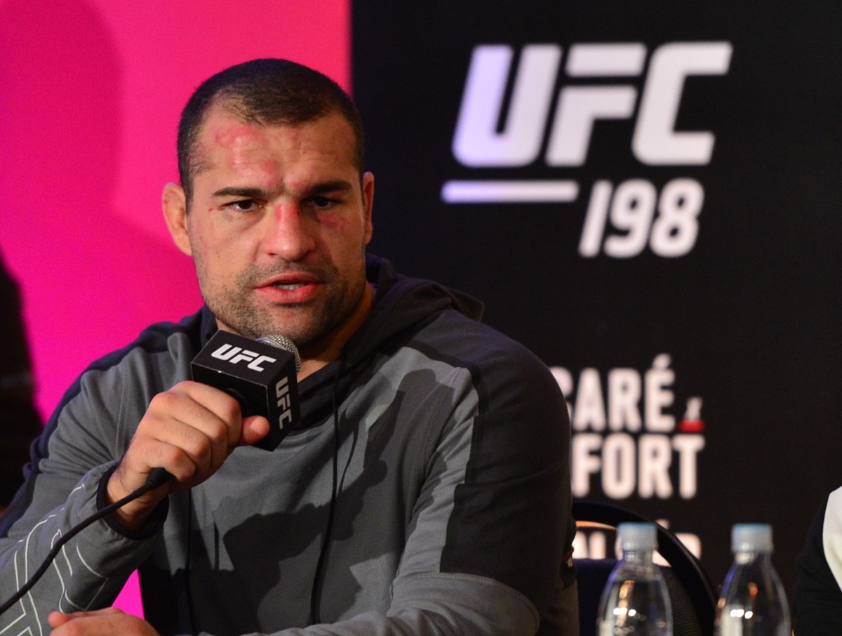 Shogun sofre lesão e é substituído por Okami na luta contra OSP, no UFC ...