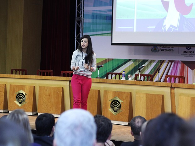 G1 - Novos alunos da Unifor são recepcionados com palestra de Bel Pesce ...