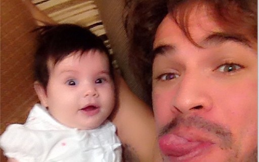 Ex-BBB Rodrigo Silva faz selfie com a filha: "Minha princesa" - Revista ...