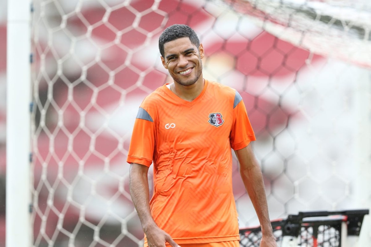 No Santa Cruz, chegada de Daniel Costa acirra briga pela camisa 10 ...