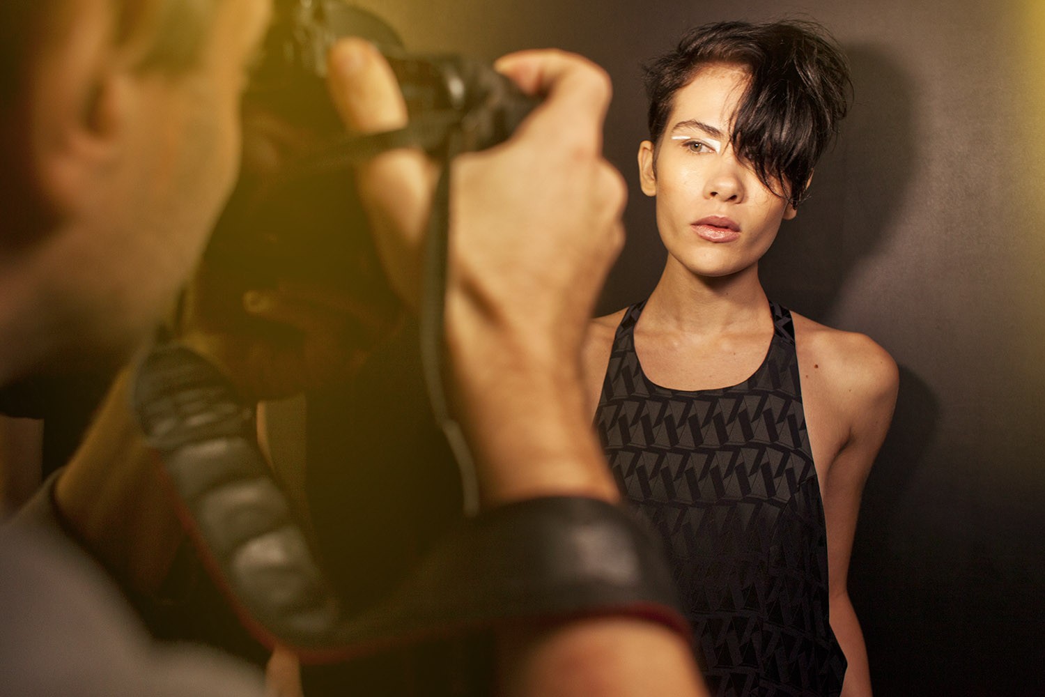 Ratier segue em sua trilha minimalista cool | Desfiles | Vogue