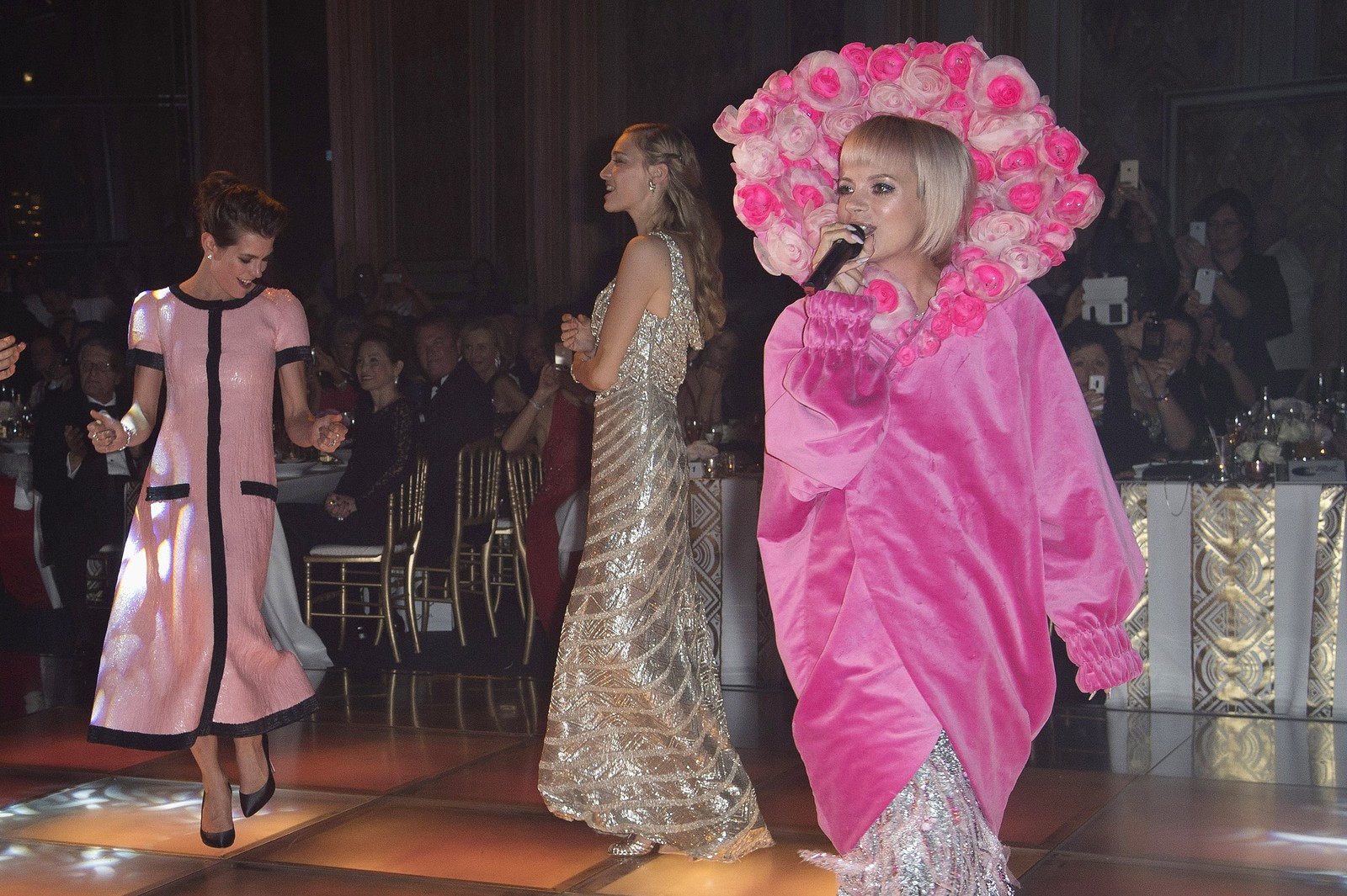 Bal de la Rose 2015 reúne monarquia e fashionistas em Mônaco | Moda | Vogue