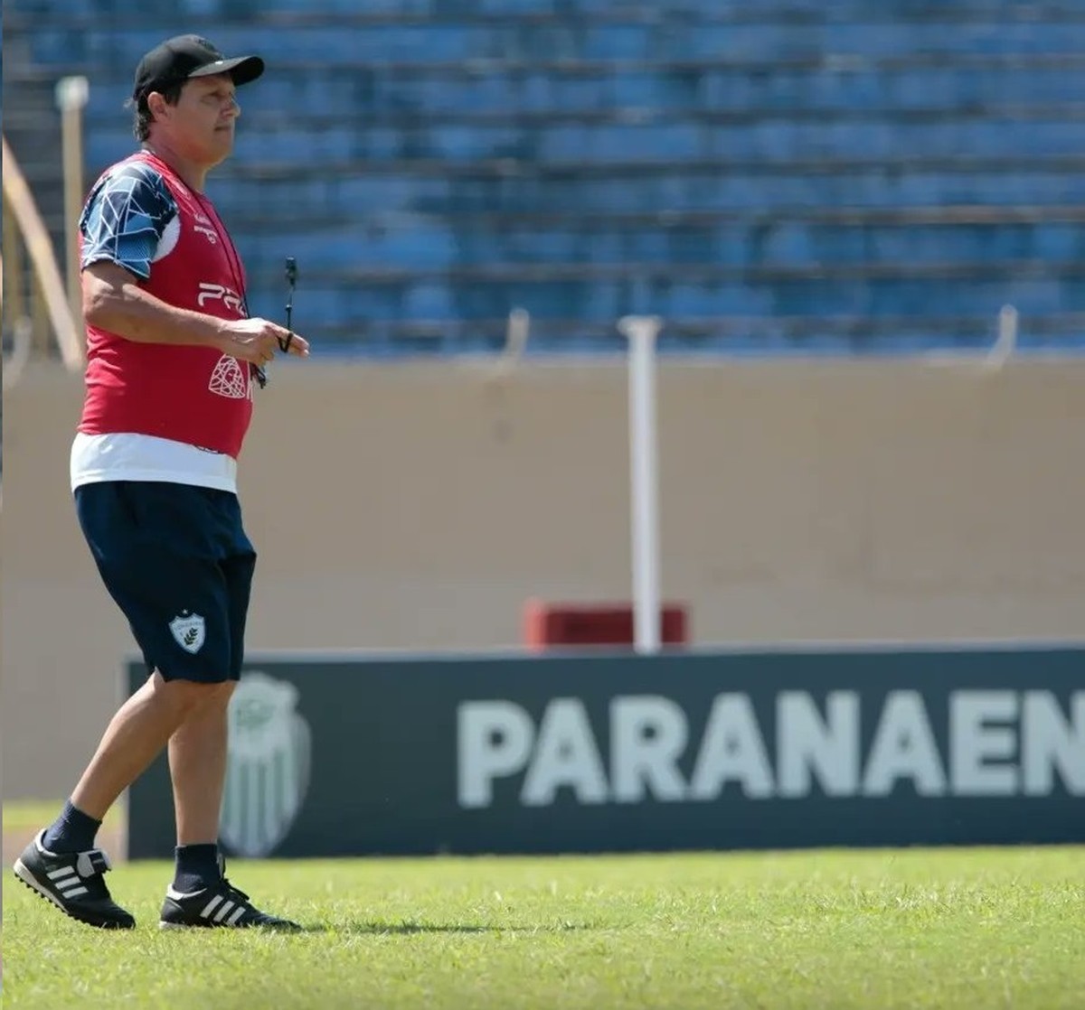 Adilson Batista admite gratidão ao Athletico e projeta estreia no ...