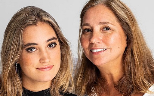 Gaby Rivero, professora Helena de 'Carrossel' do México, posa com filha ...